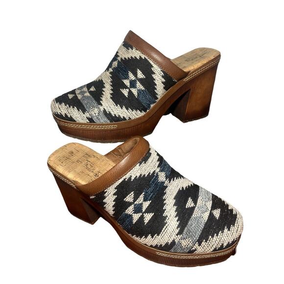 Kork-Ease | Shoes | Korks Kork Ease Lori Clog 8m Platform Fabric Aztec ...